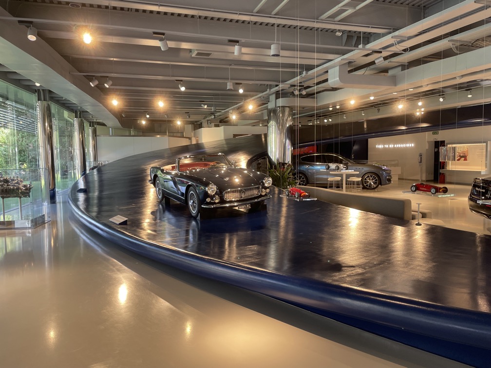 Show Room Maserati Modena - Automobile Museums
