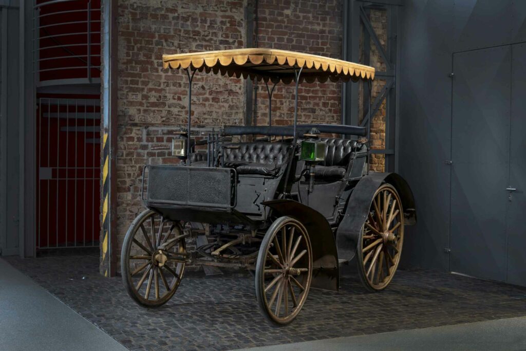 Nationales Automuseum - The Loh Collection - Automobile Museums