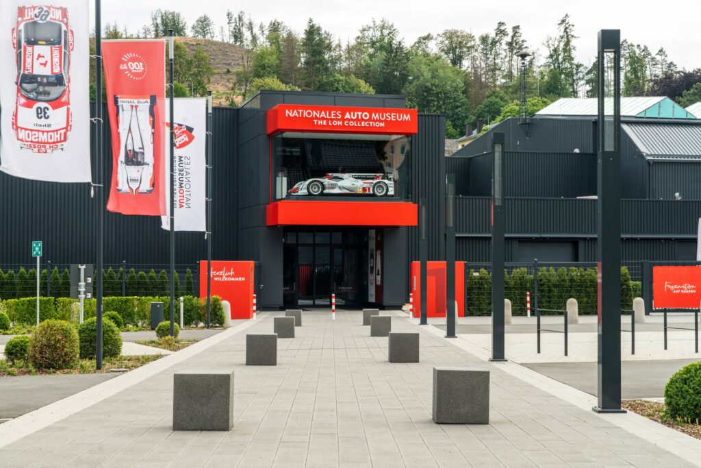 Nationales Automuseum - The Loh Collection - Automobile Museums