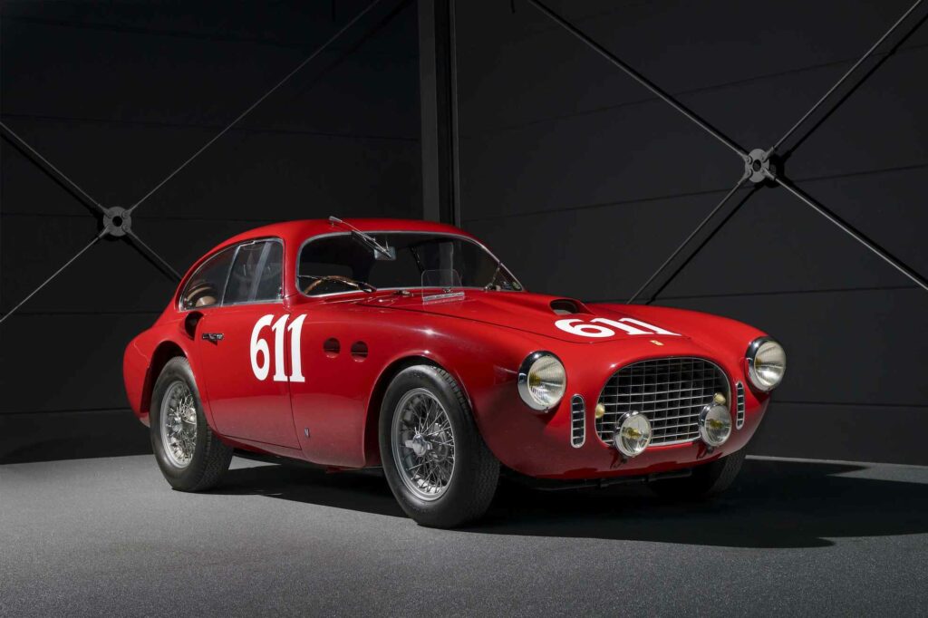 Nationales Automuseum - The Loh Collection - Automobile Museums