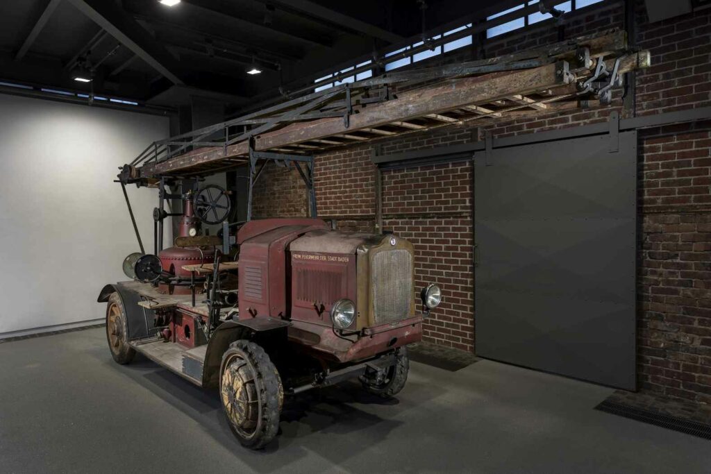 Nationales Automuseum - The Loh Collection - Automobile Museums