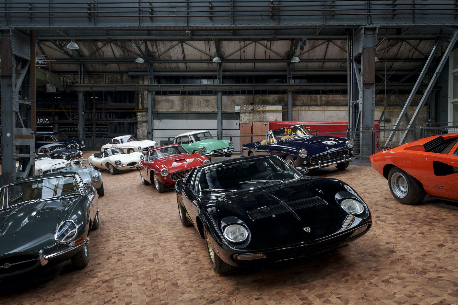 Musée National de l'Auto - La Collection Loh - Automobile Museums